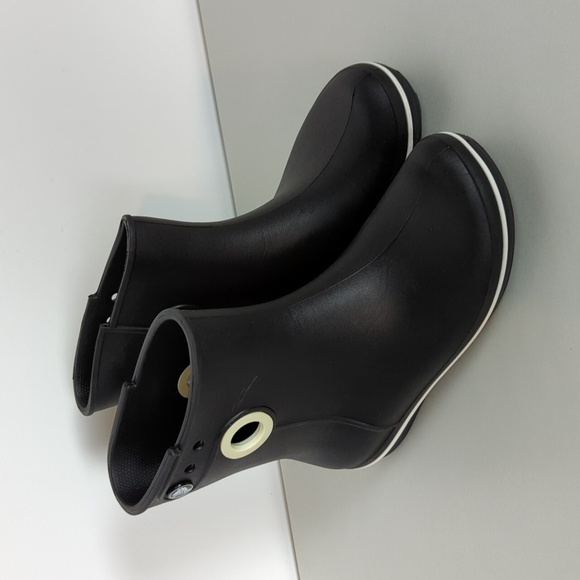 CROCS | Shoes | Crocs Jaunt Shorty Rain Boots | Poshmark